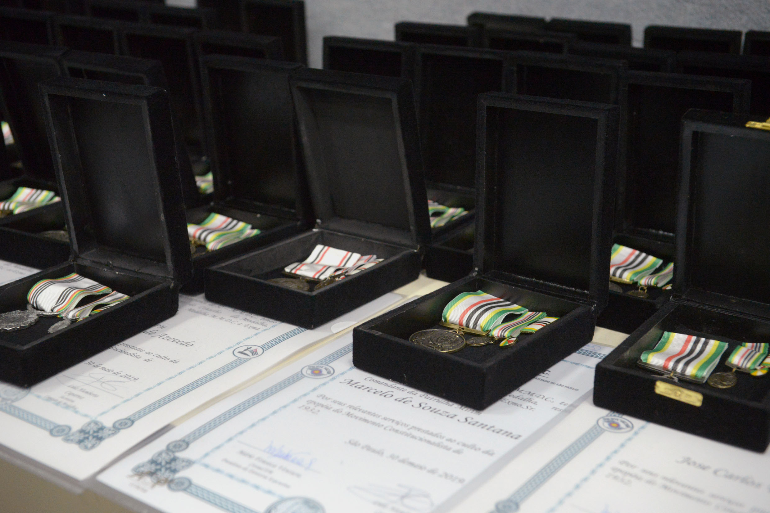 Medalha MMDC é entregue a personalidades