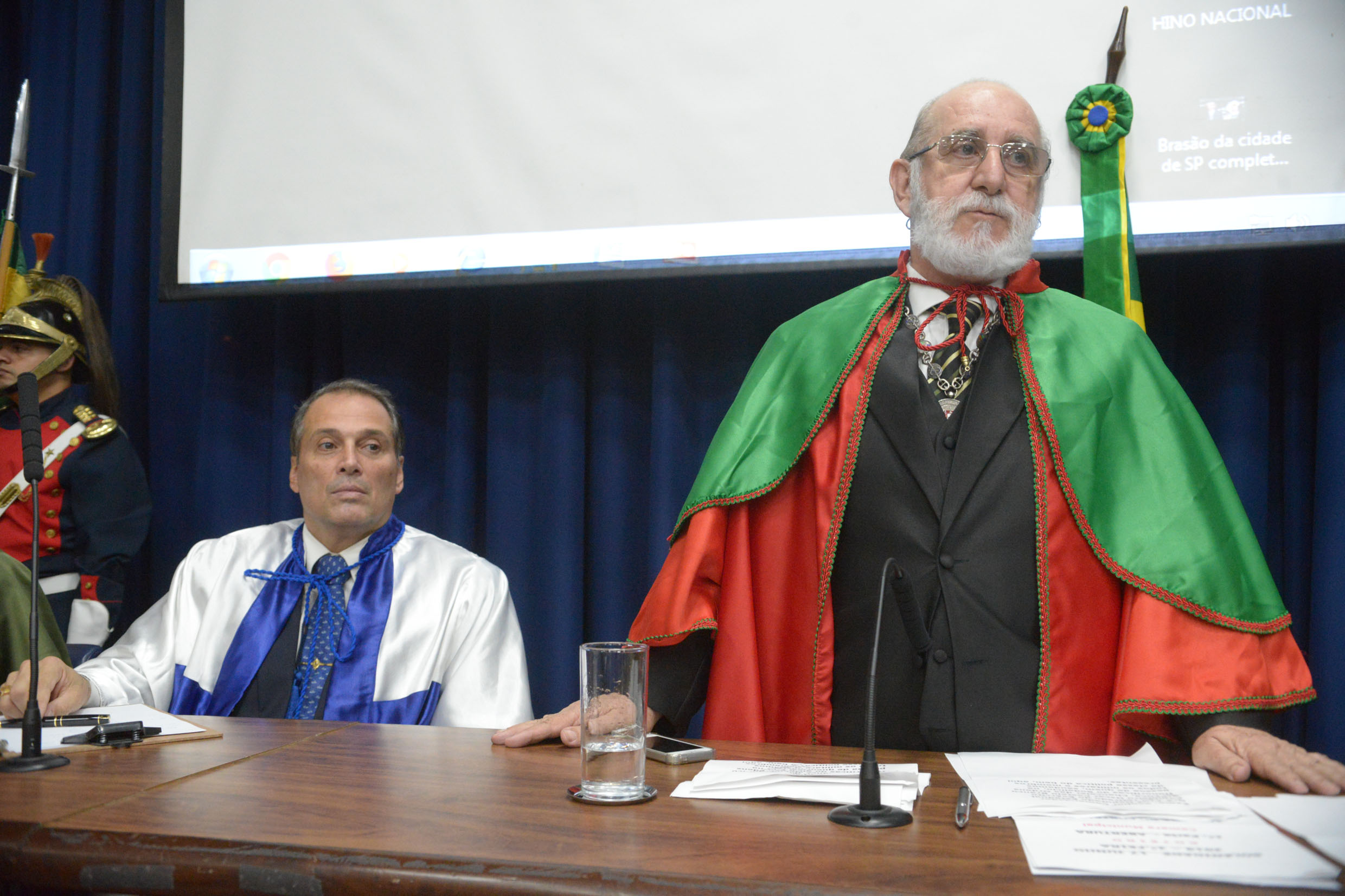 Sociedade Brasileira de Heráldica e Humanística outorga prêmio a ...