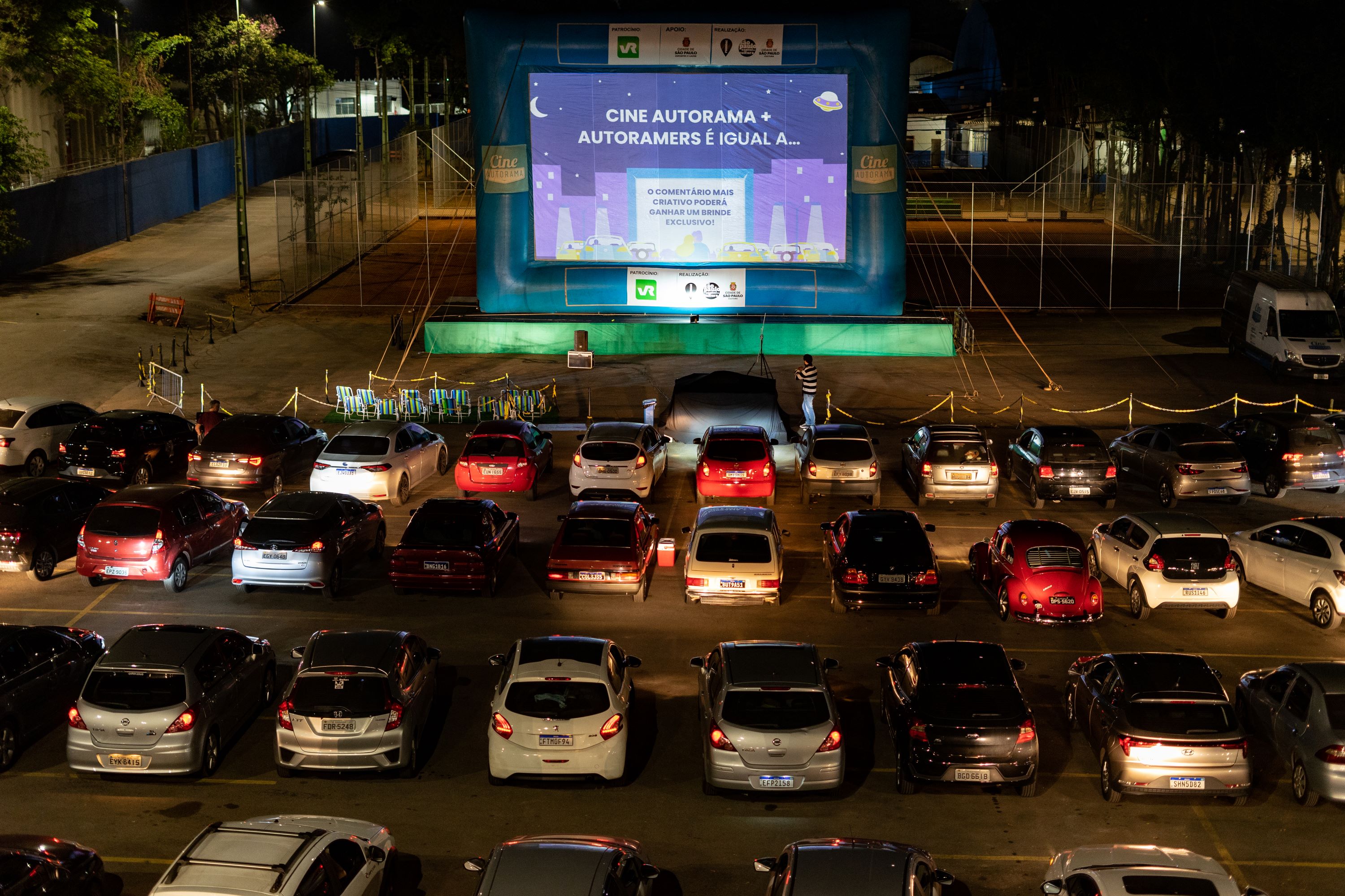 Cine Autorama volta a São Paulo com sessões gratuitas de cinema drive-in na Alesp