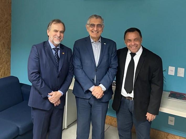 Deputado acompanha início das atividades no novo prédio da ETEC-FATEC ...