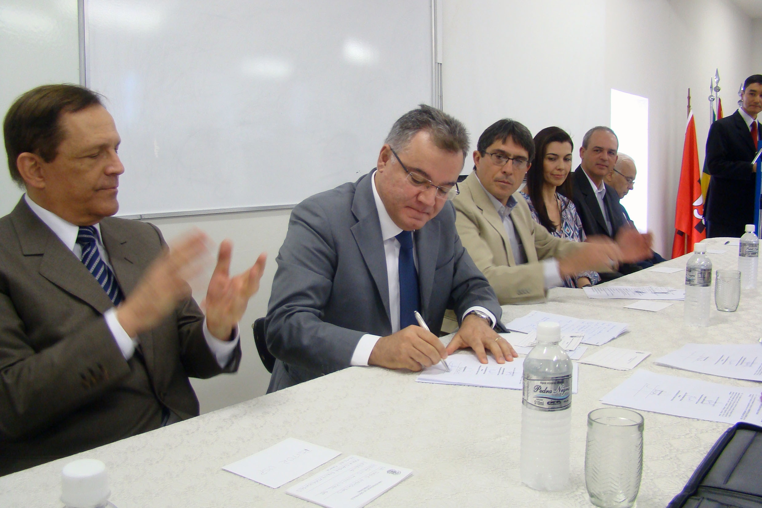 Assinado convênio para construir ponte de acesso à USP Lorena