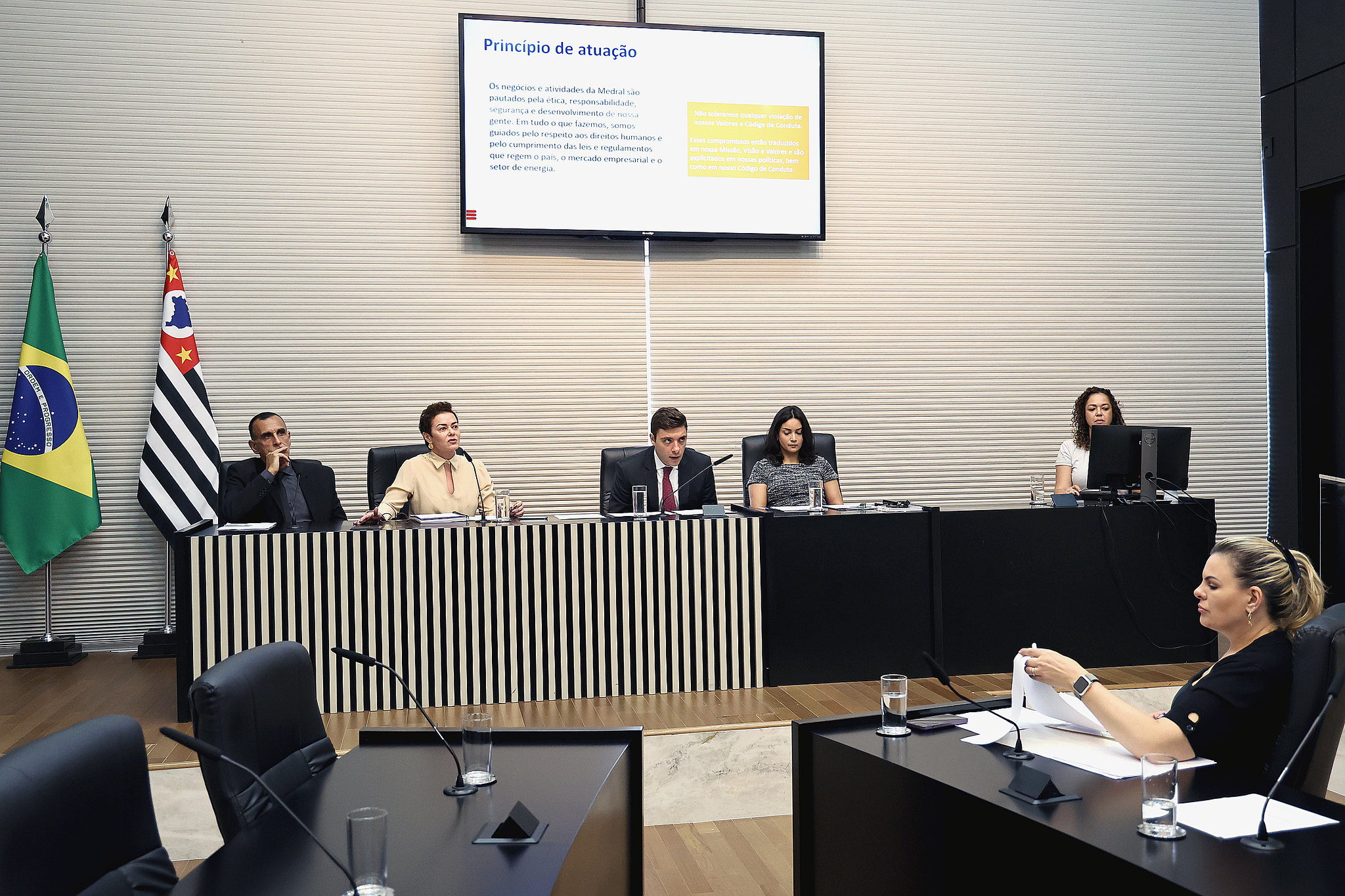 CPI da Enel recebe representantes da empresa Medral para esclarecimentos